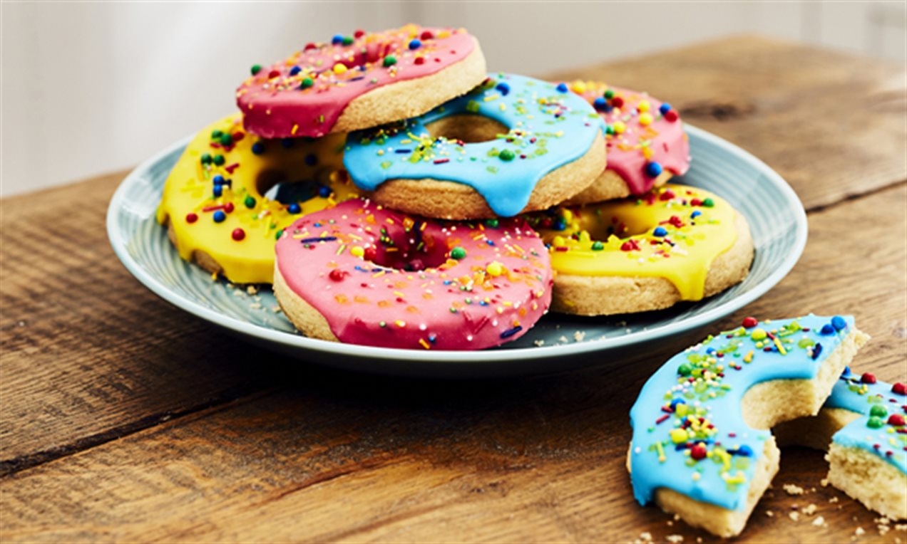 Easy Iced Doughnut Biscuits Recipe | Dr. Oetker