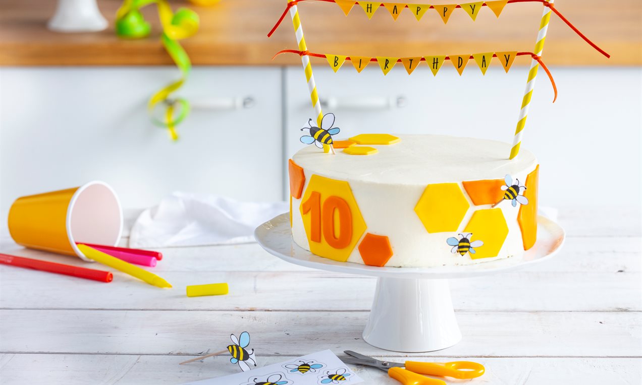 Bee Cake Recipe | Dr. Oetker