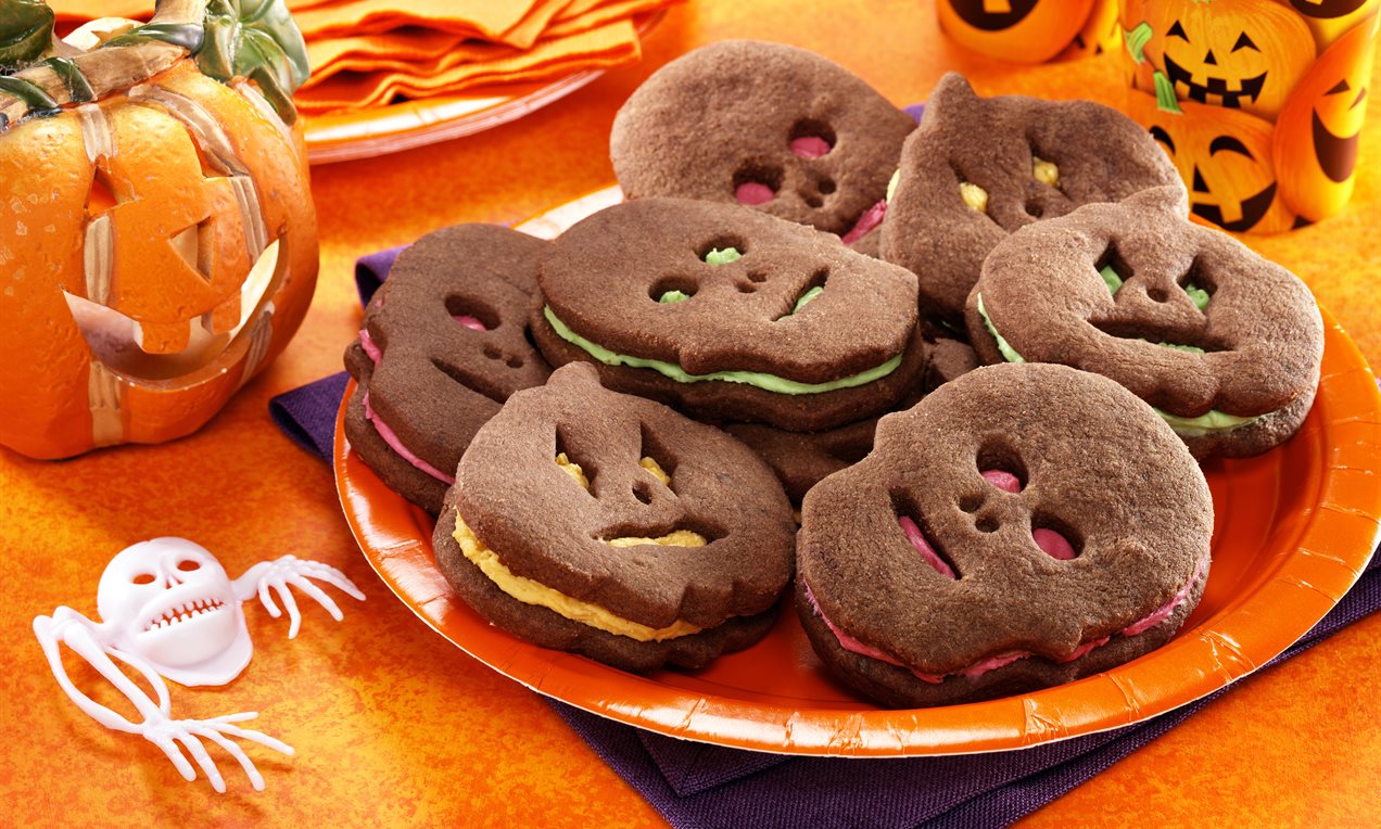 Shortbread Skulls and Pumpkins Recipe | Dr. Oetker