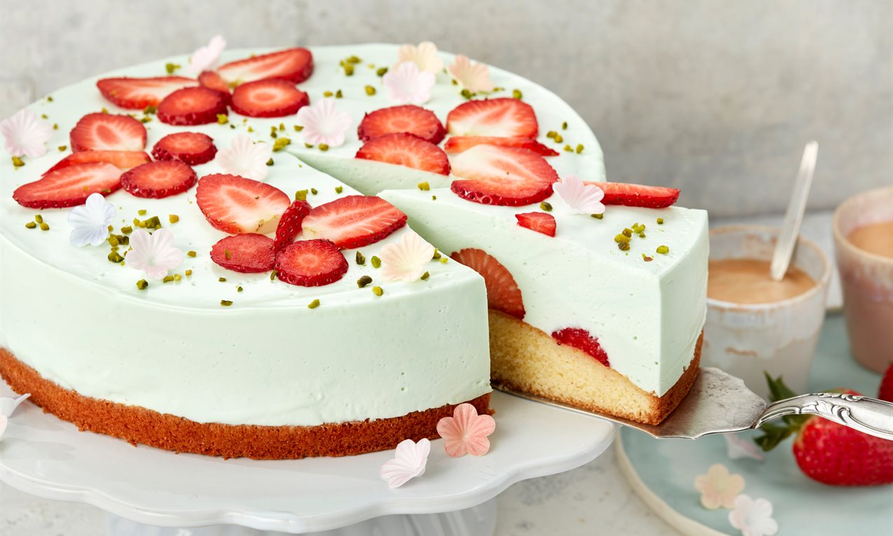 Erdbeertorte mit Joghurt Rezept | Dr. Oetker