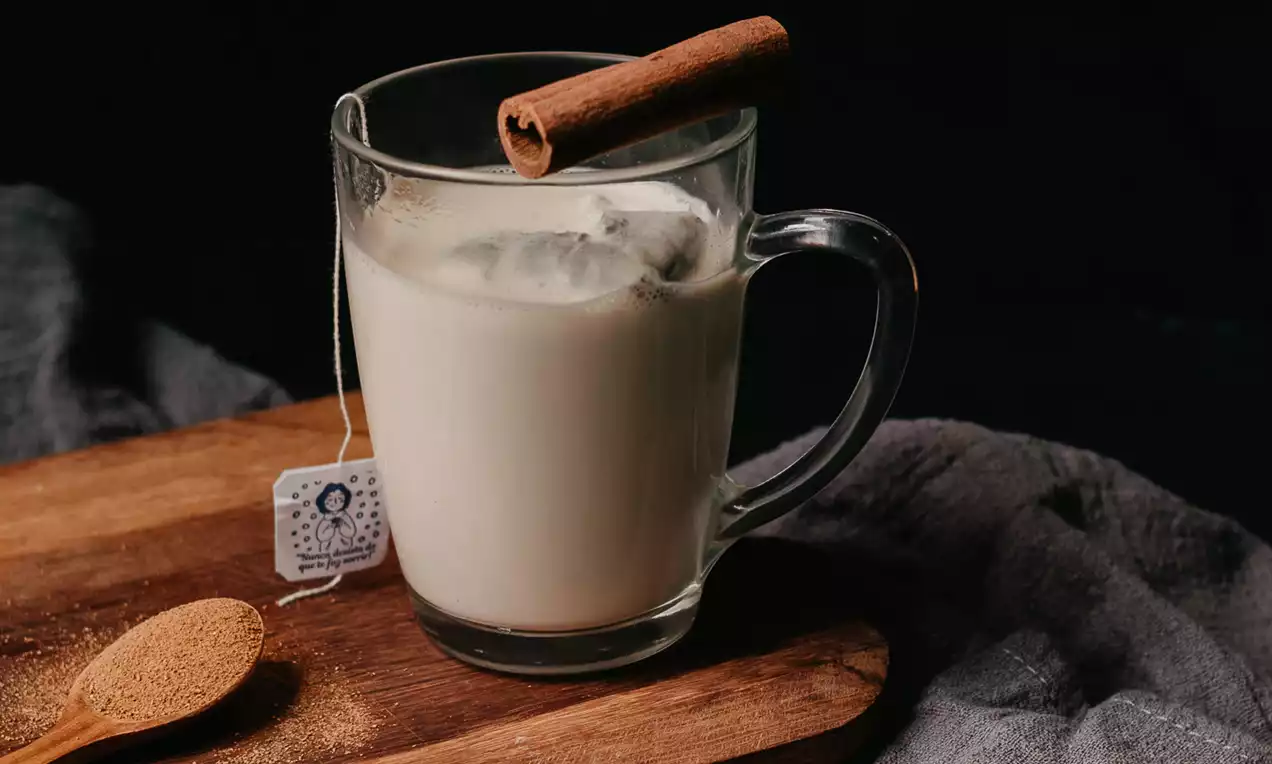 Chá preto com leite e canela Receita | Dr. Oetker