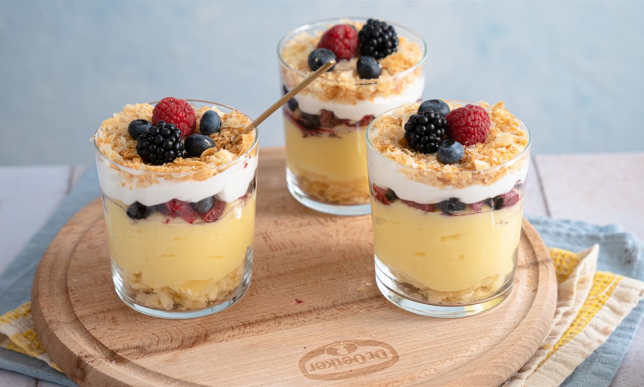 Krempita u čaši sa voćem Recept | Dr. Oetker