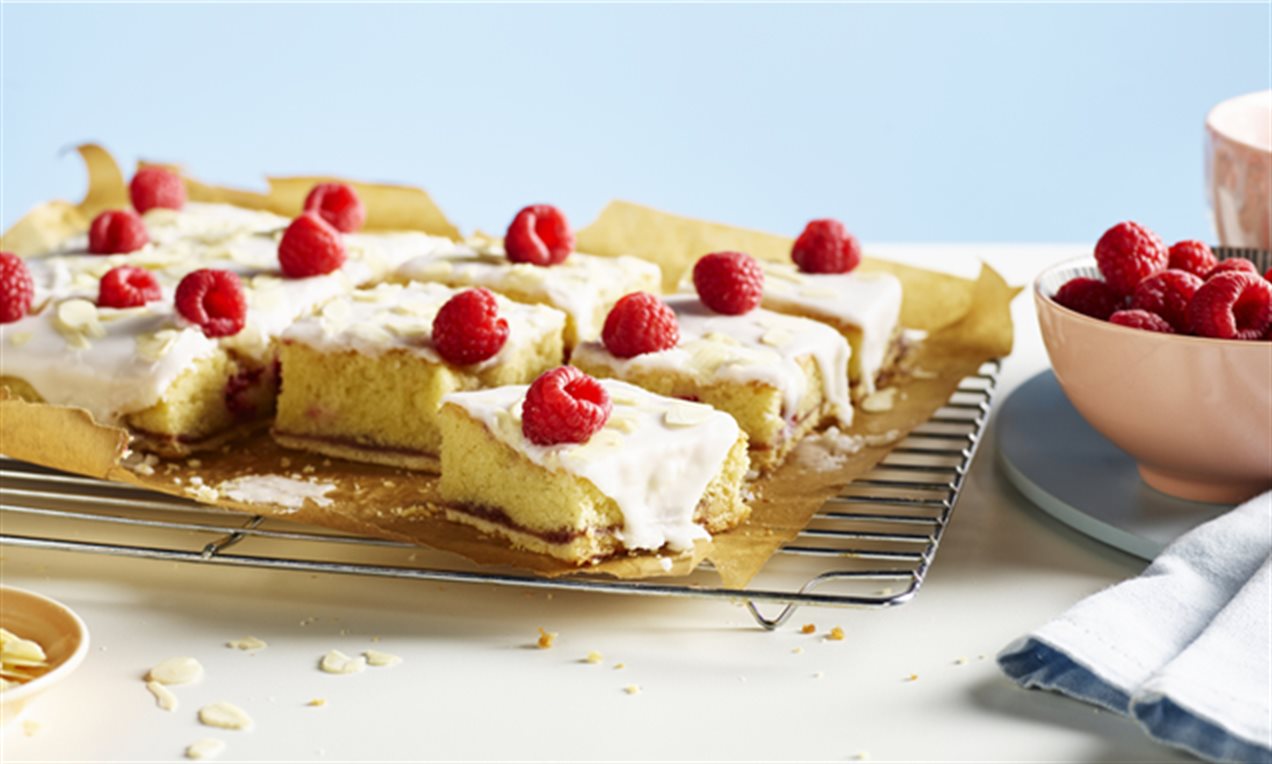Raspberry Bakewell Traybake Recipe | Dr. Oetker