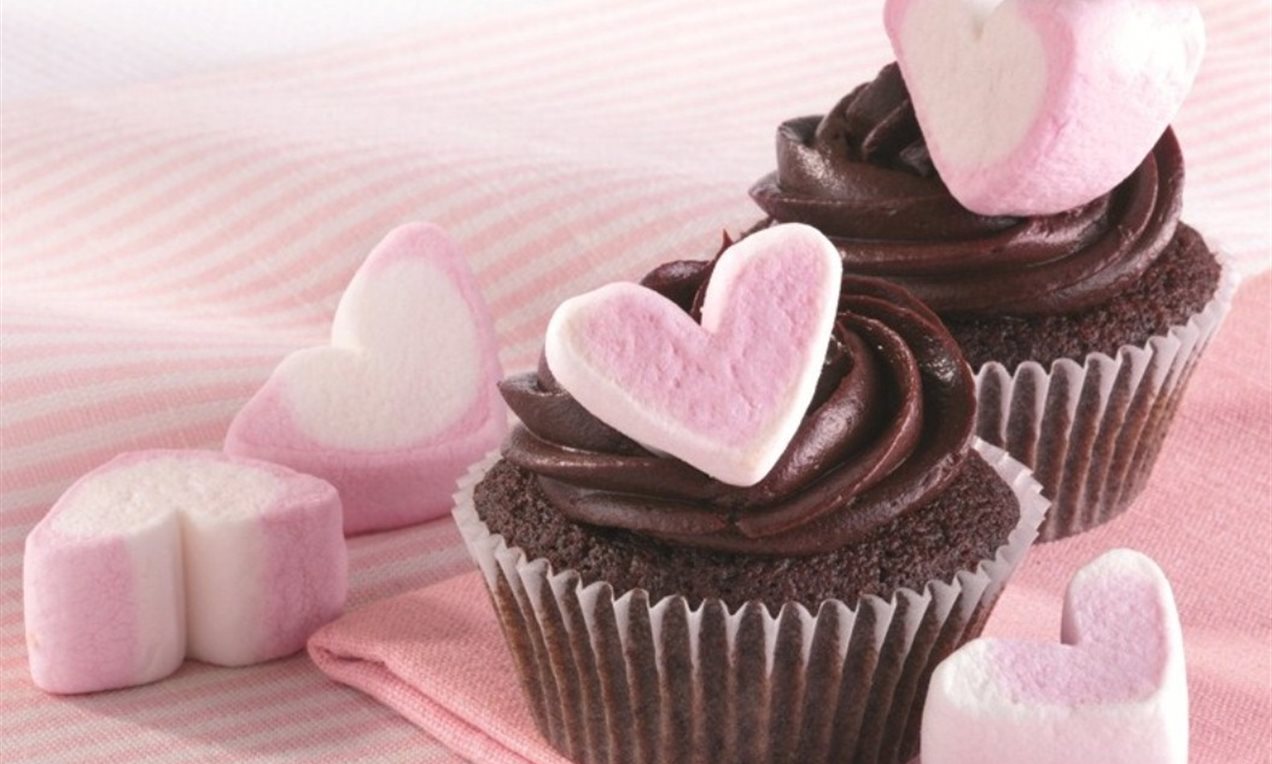 Chocolate Heart Mallow Cupcakes Recipe | Dr. Oetker