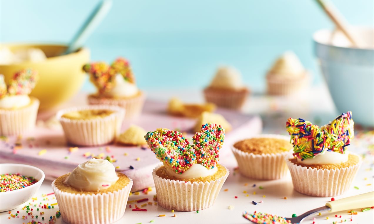 Vanilla Butterfly Cupcakes Recipe | Dr. Oetker